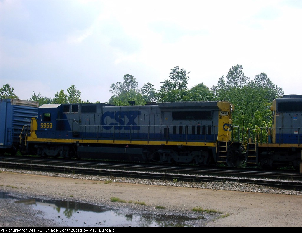 CSXT 5959 B40-8